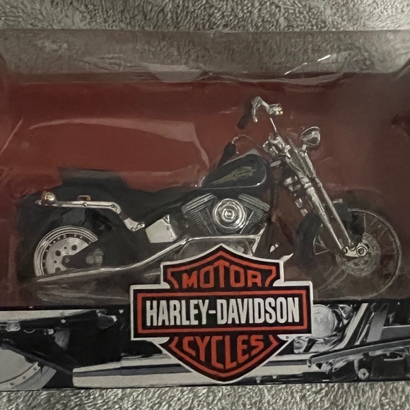 Harley-Davidson | Other | Maisto 18 Scale Harley Davidson 1997 Springer ...